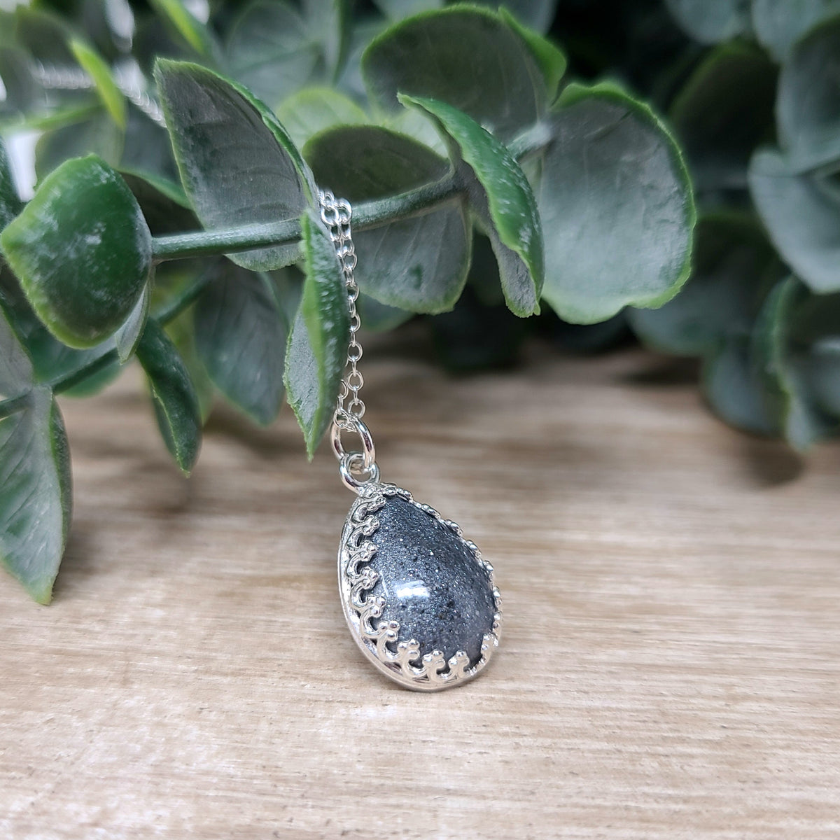Teardrop Crown Bezel Pendant – Milk & Moments